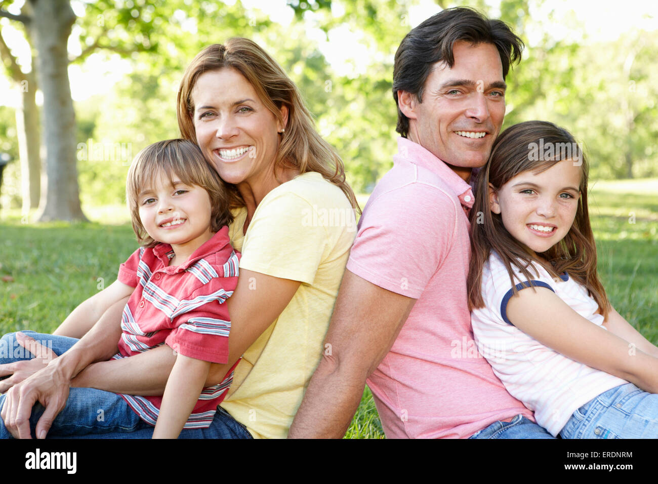 Mother 8 year old daughter together hugging hi-res stock photography and images - Alamy