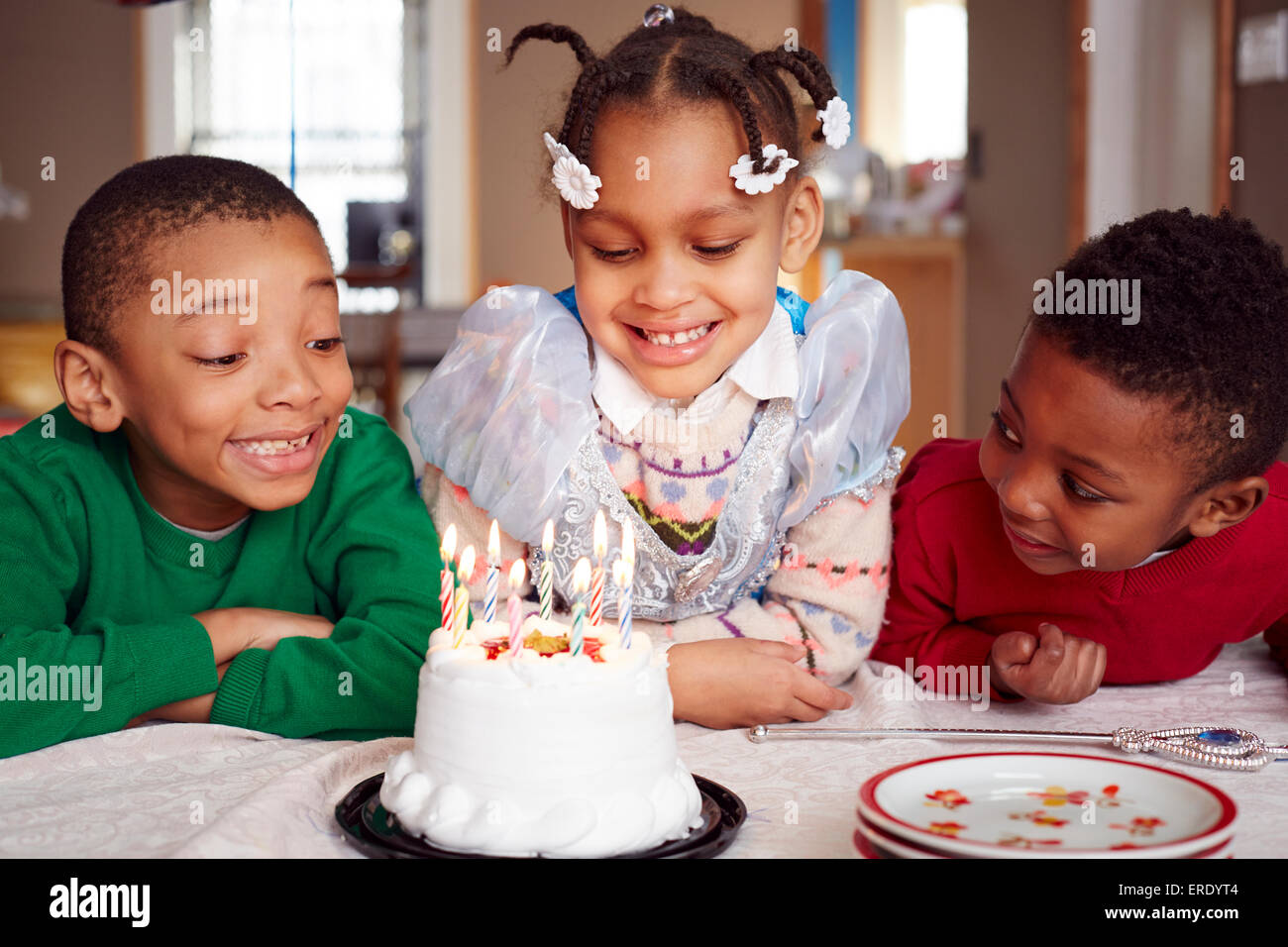 Child admiring hi-res stock photography and images - Alamy