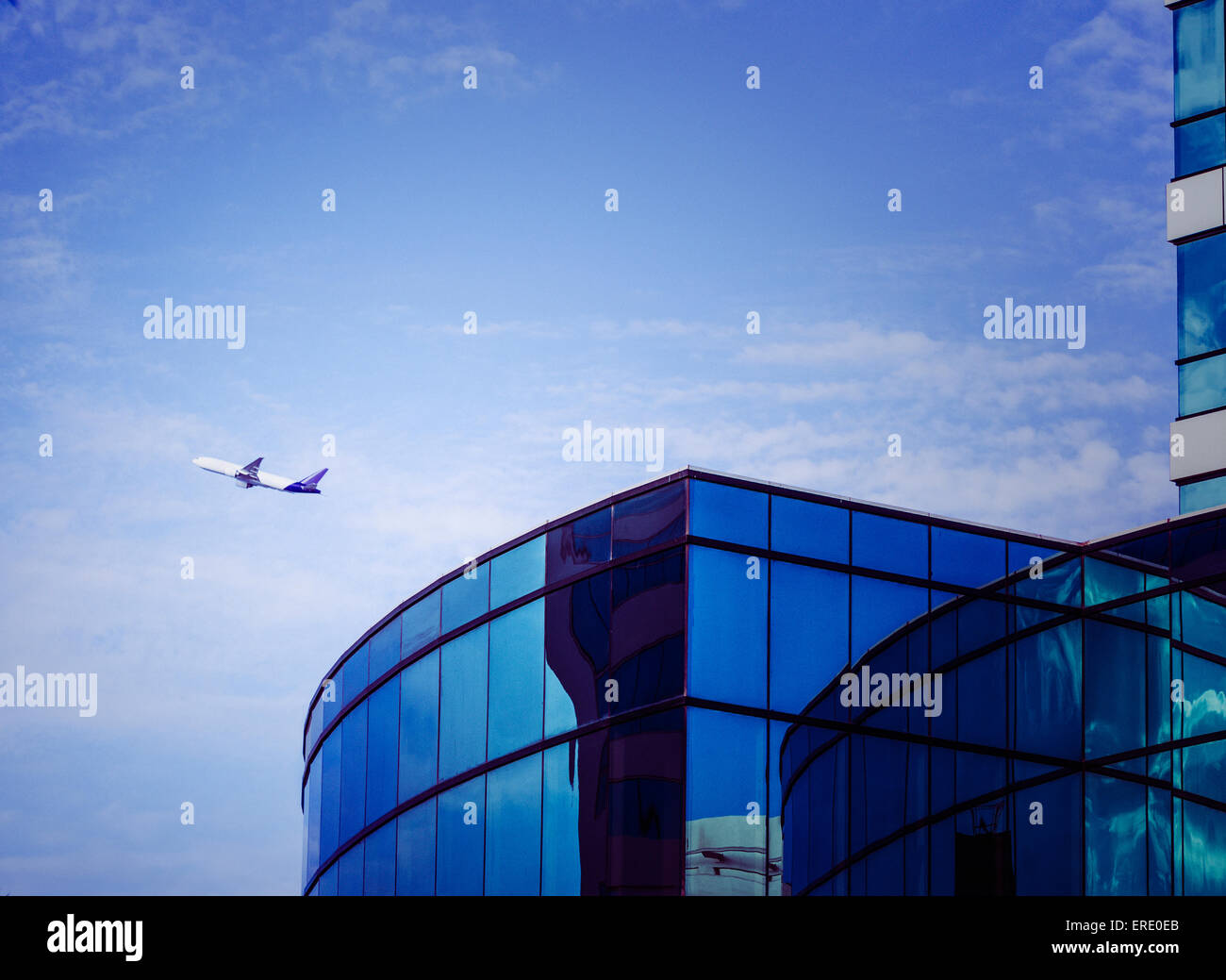 Airport tower hi-res stock photography and images - Alamy