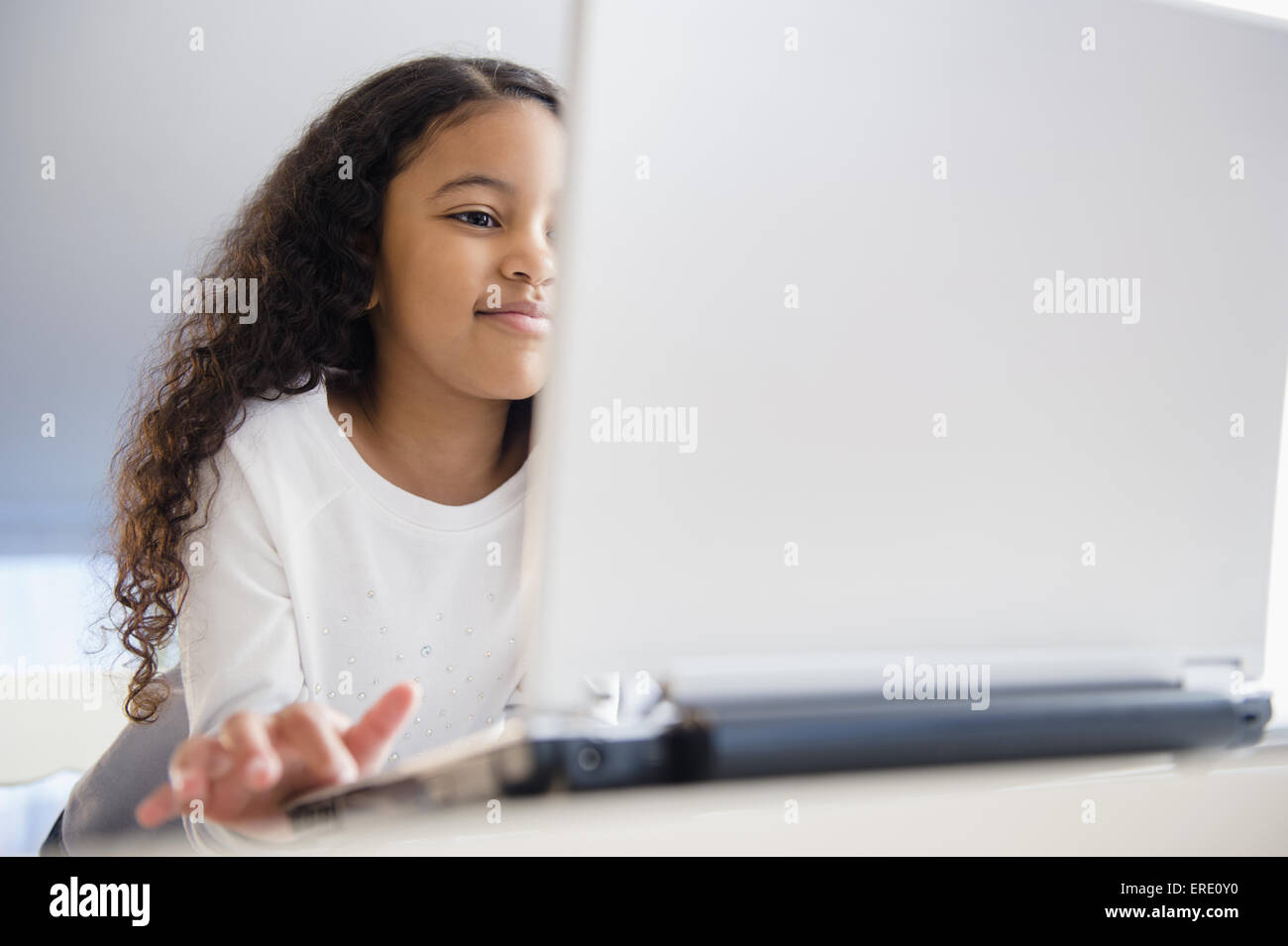 Black girl student using laptop hi-res stock photography and images - Alamy