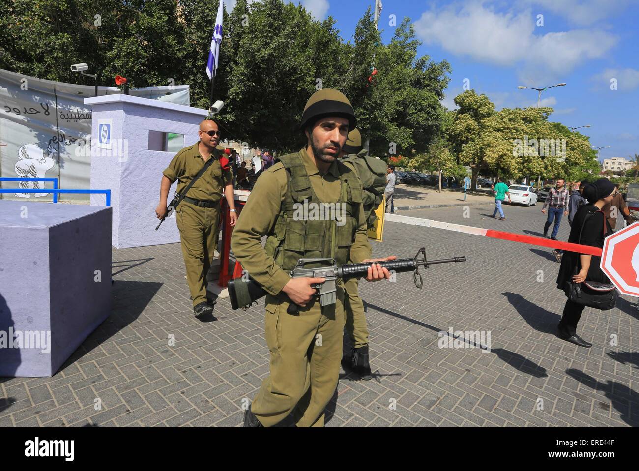 Israeli checkpoints hi-res stock photography and images - Alamy