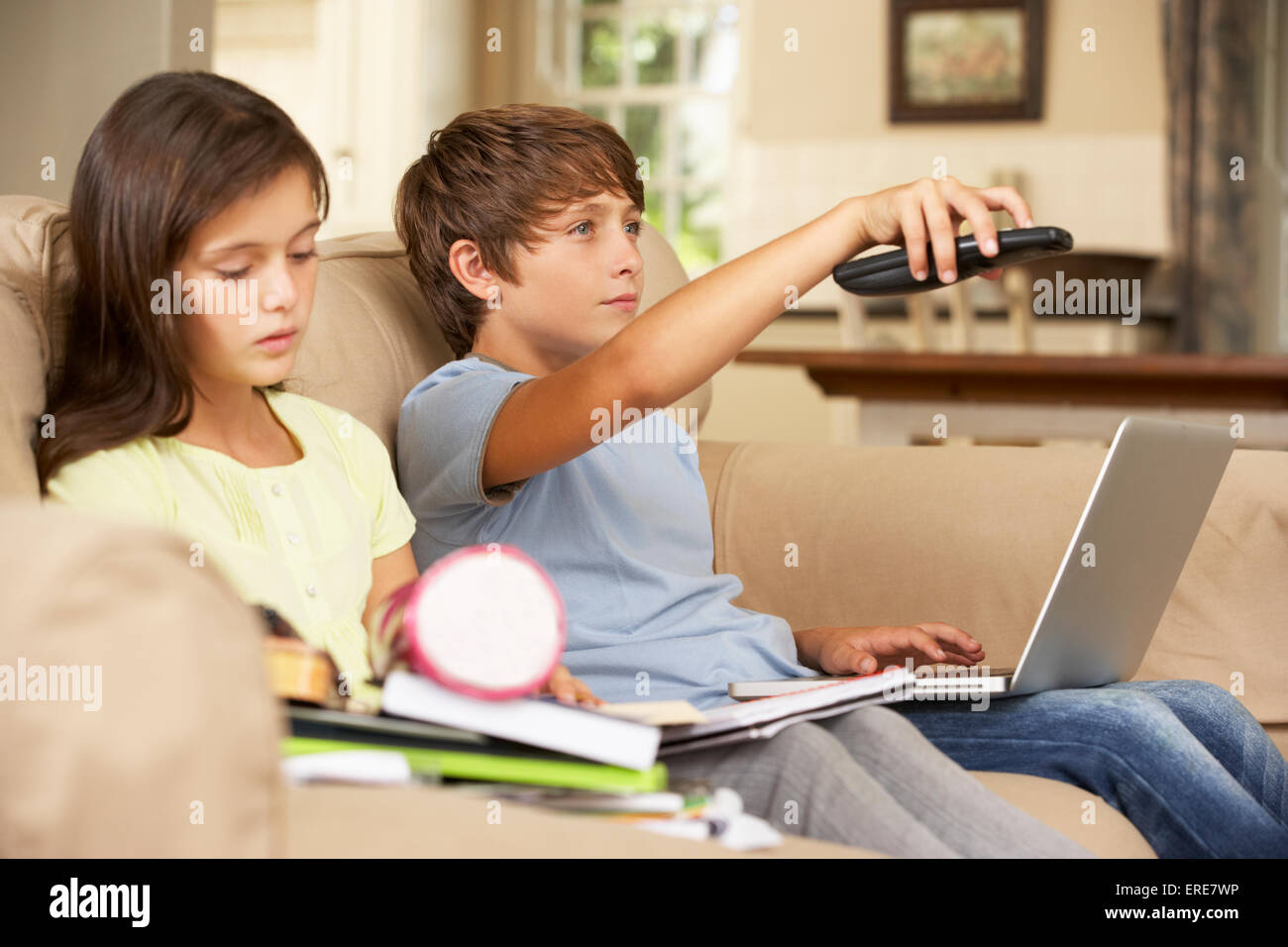 Homework tv hi-res stock photography and images - Alamy