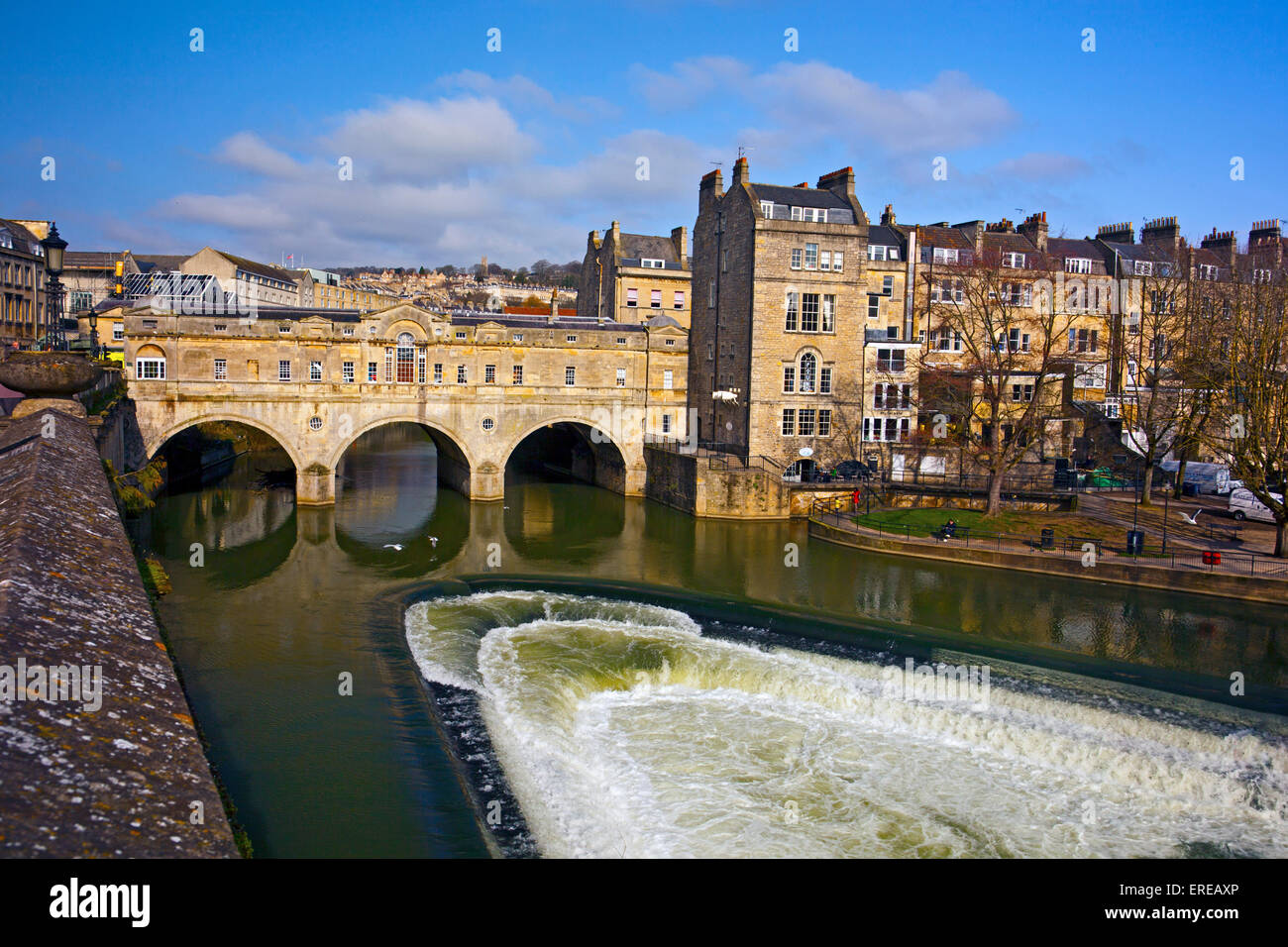 Pulteney bridge weir bath england hi-res stock photography and images ...