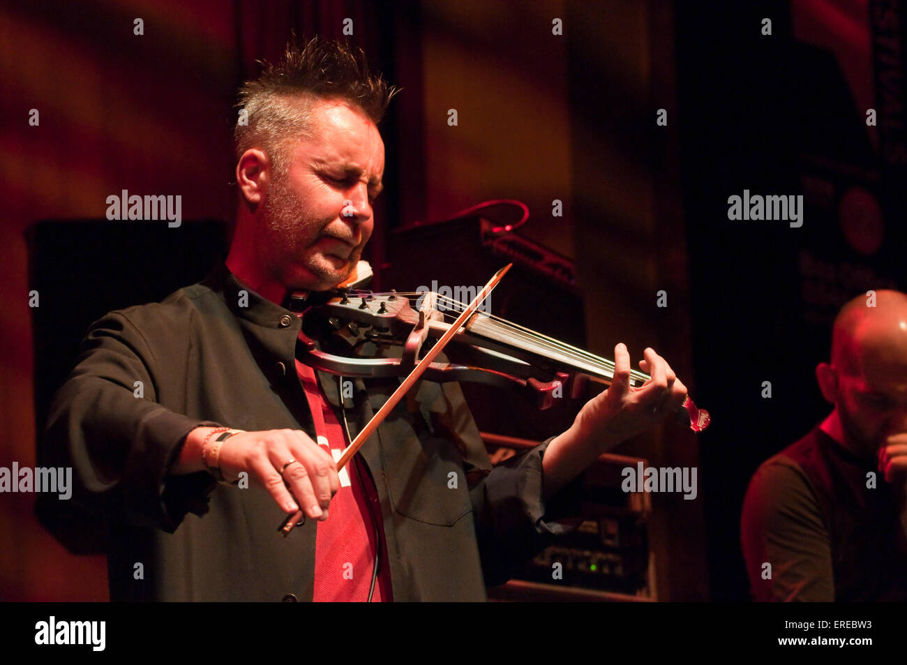 Nigel kennedy violin hi-res stock photography and images - Alamy