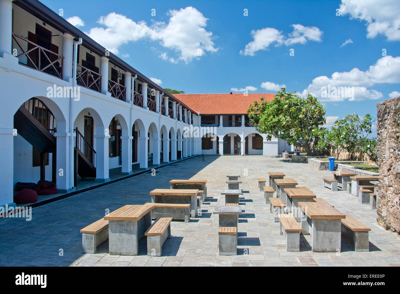 Galle fort dutch hospital shopping hi-res stock photography and images ...