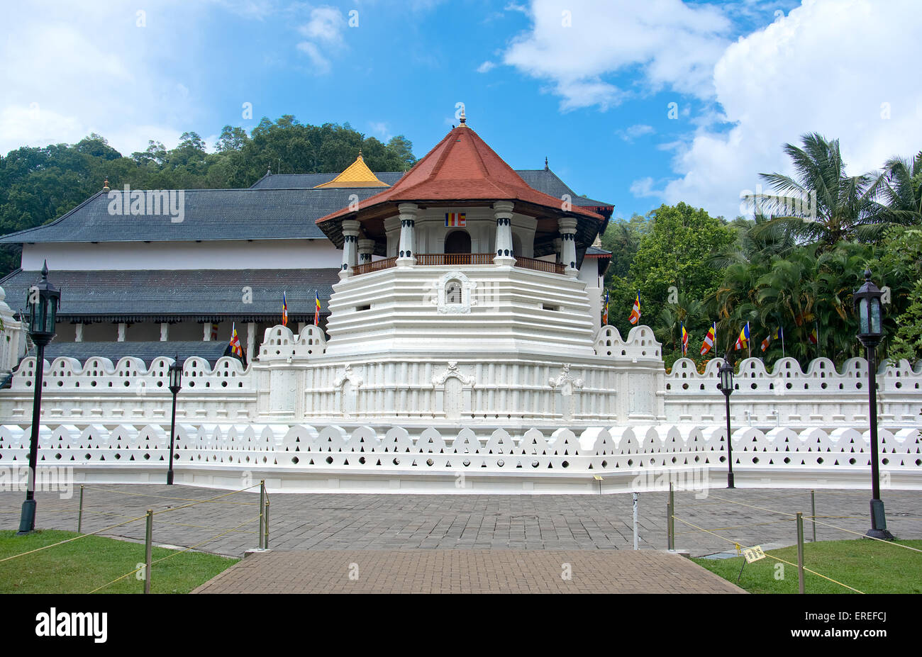 Temple Of The Sacred Tooth Relic, Sri Lanka Stock Photo - Alamy