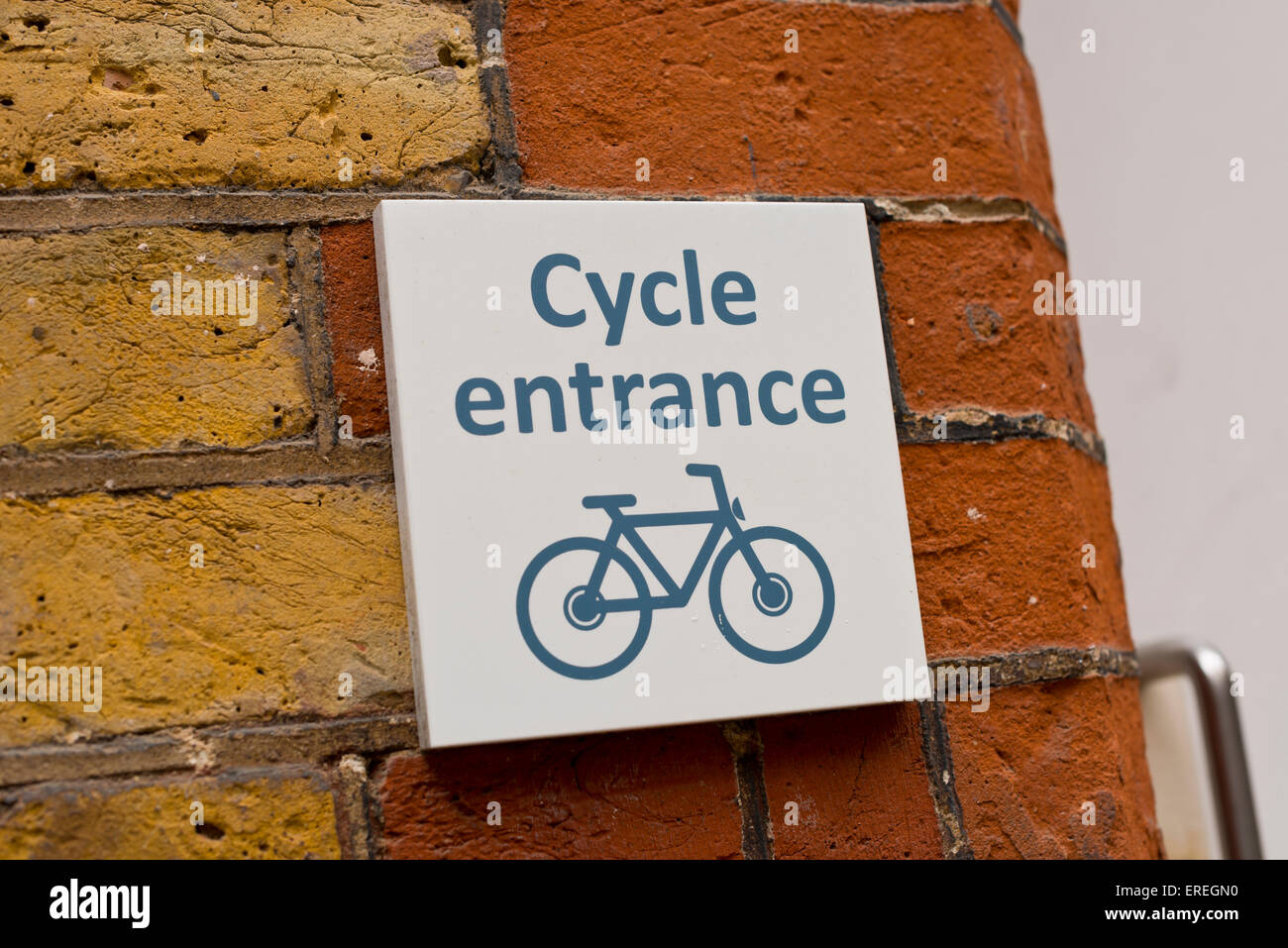 Cycling work hi-res stock photography and images - Alamy