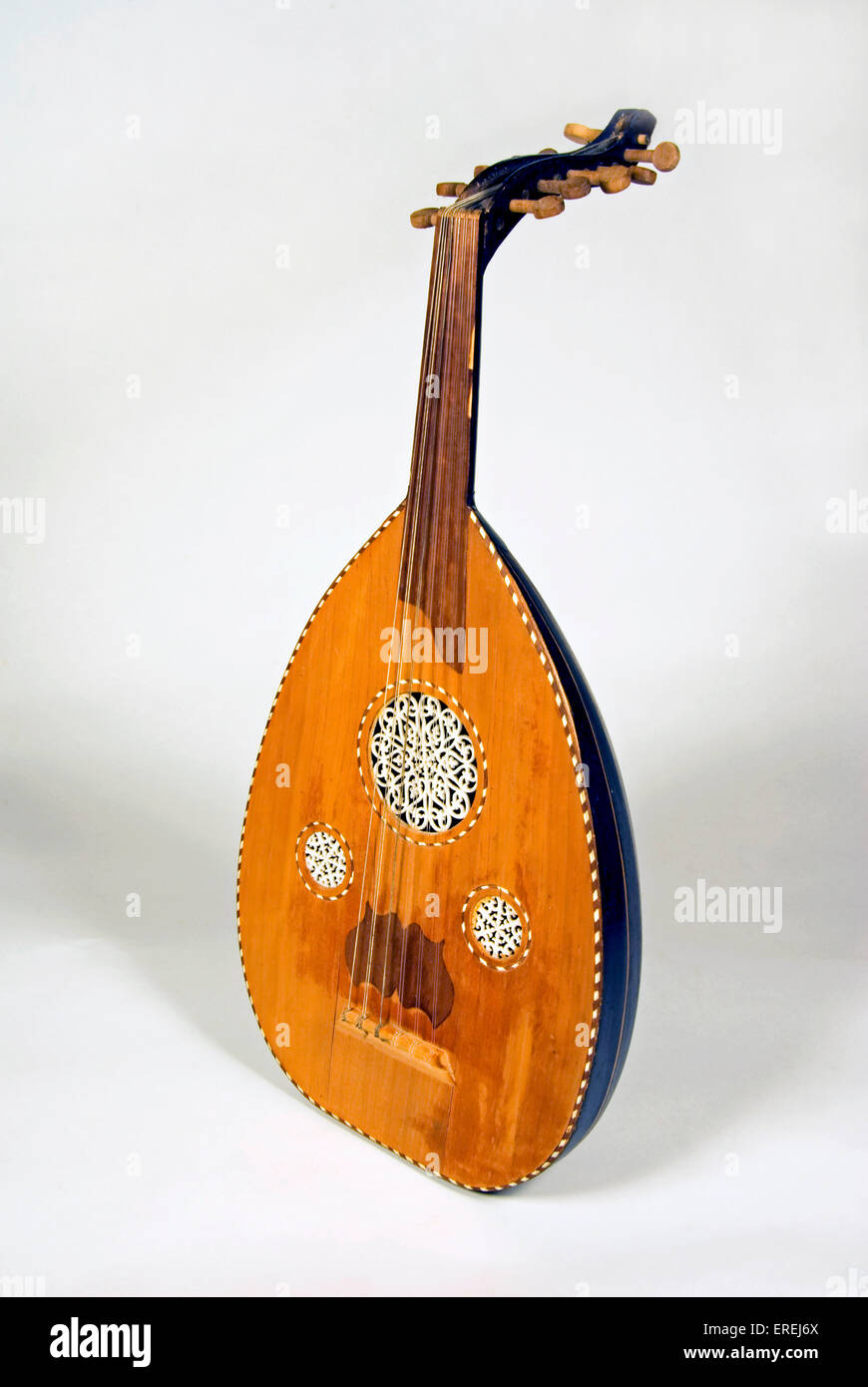 Moroccan instruments hi-res stock photography and images - Alamy