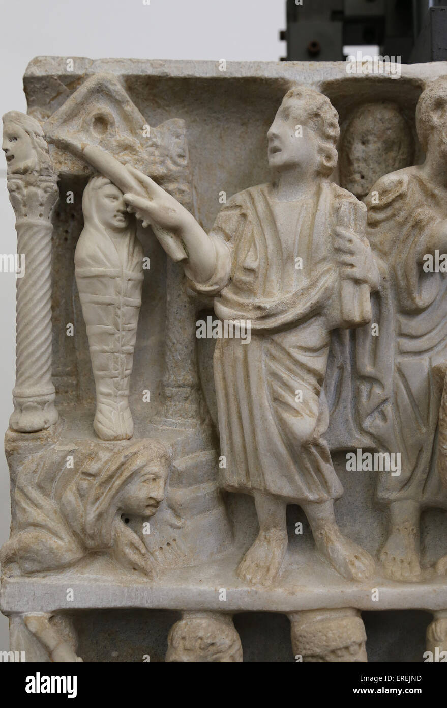 Early Christian. Roman sarcophagus. Episode of Resurrection of Lazarus ...