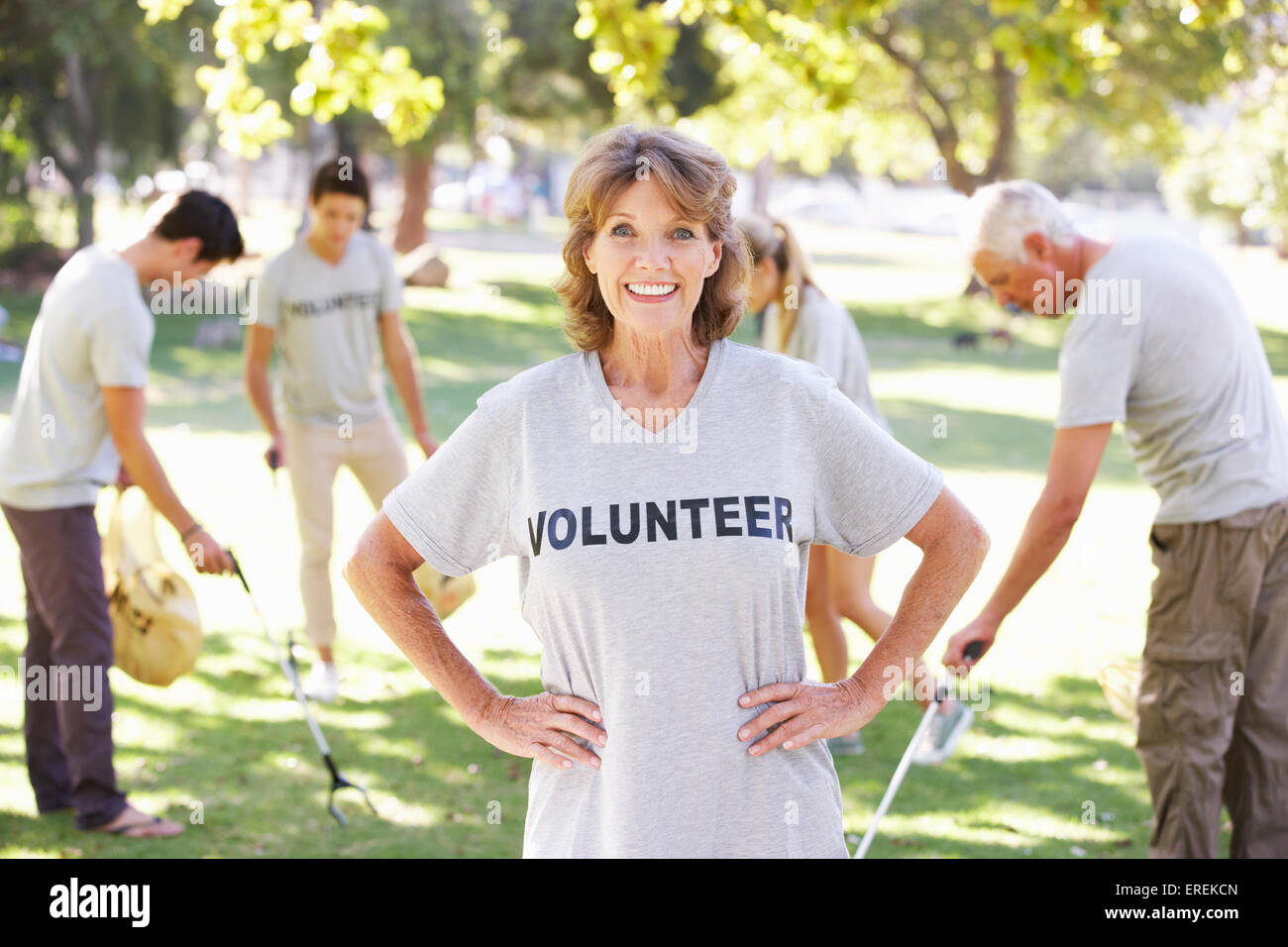 Volunteer Group Clearing Litter In Park Stock Photo - Alamy