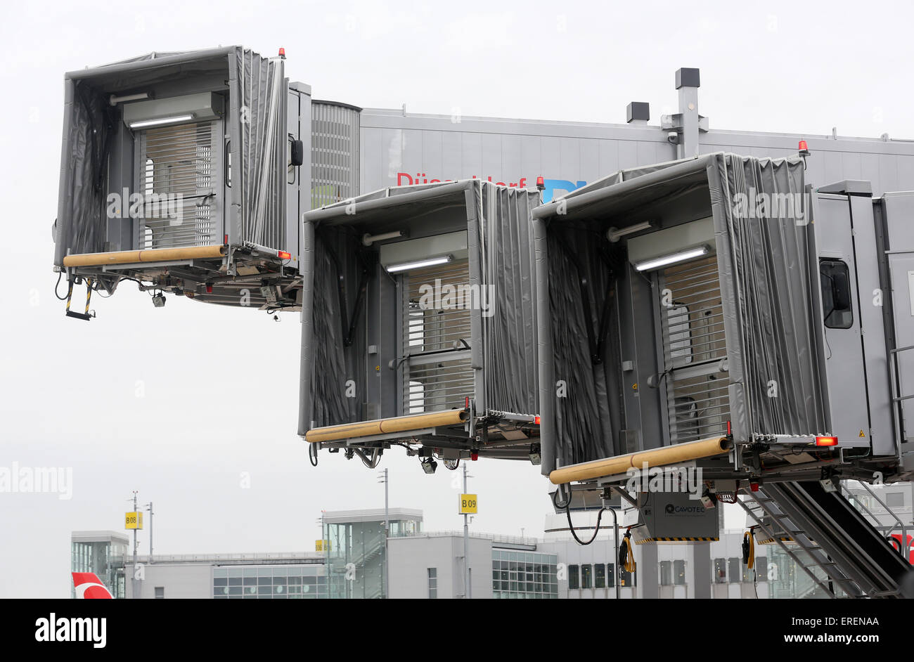 The three "fingers" of the new boarding area for the Airbus A380 at ...