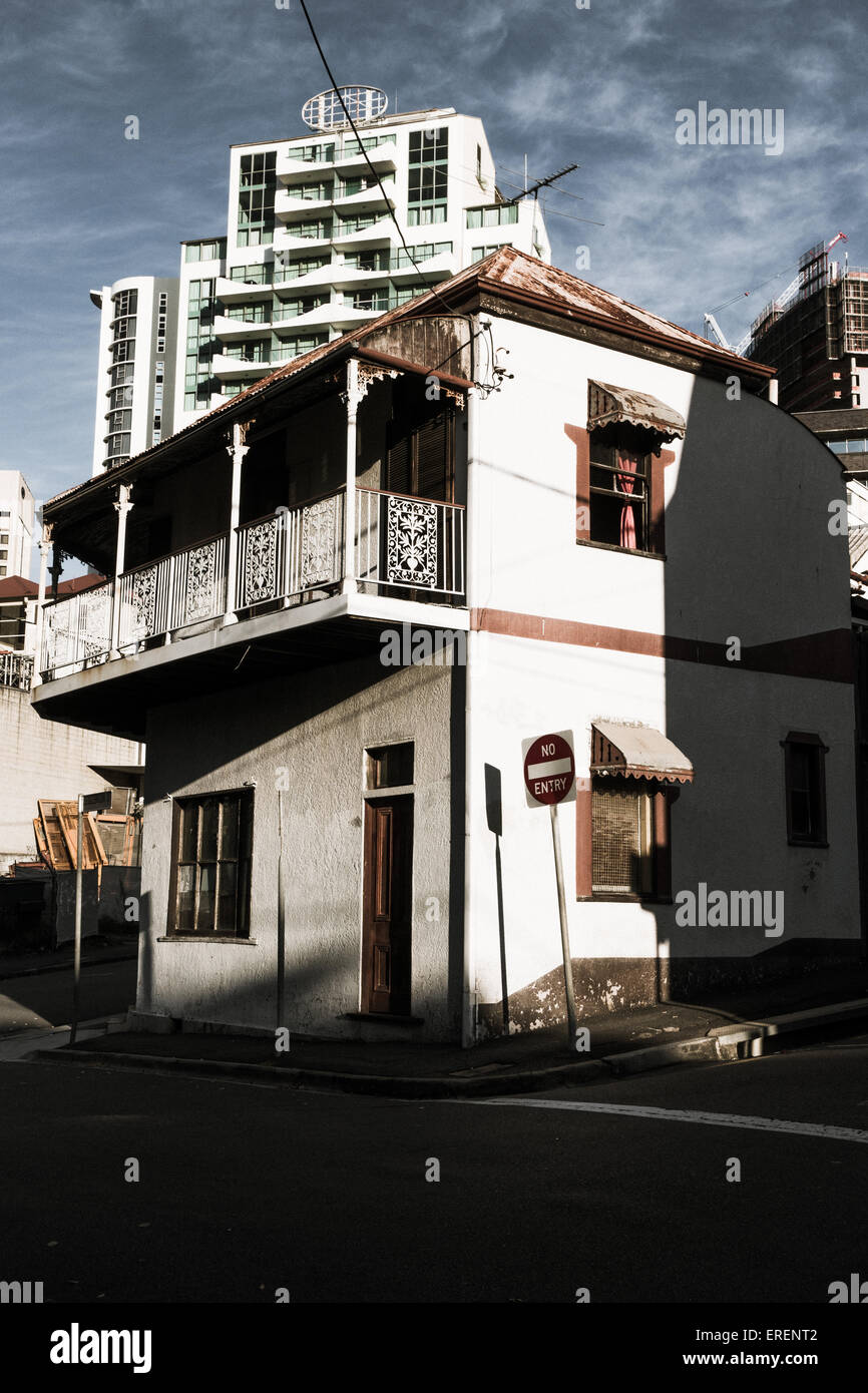 Worn down house hi-res stock photography and images - Alamy