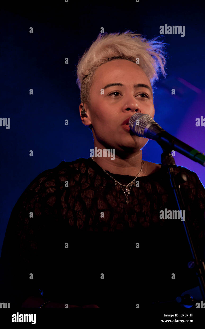 Emeli Sande, Scottish singer and songwriter performing at the King Tut ...