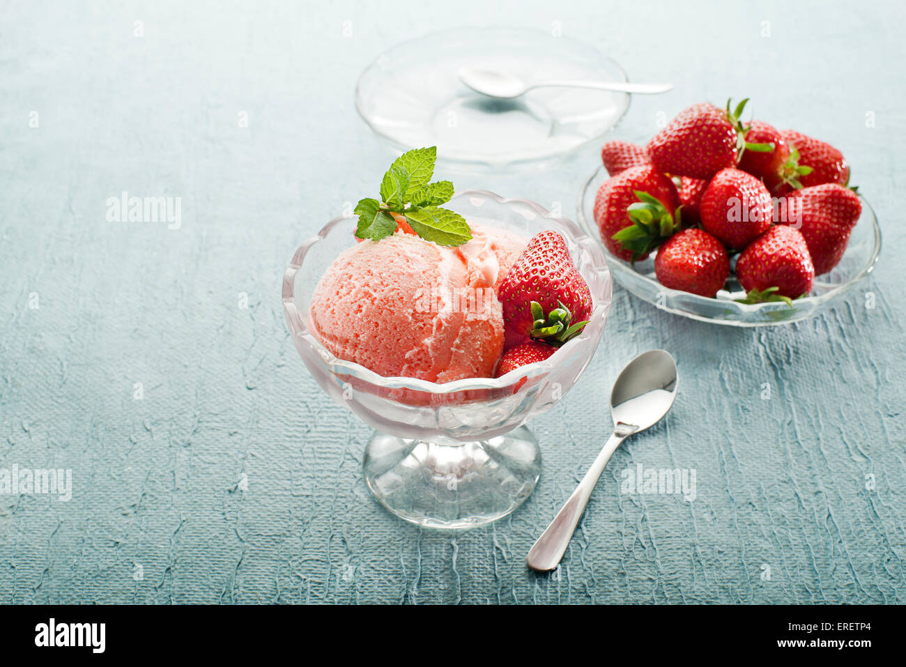 Strawberry ice cream hi-res stock photography and images - Alamy