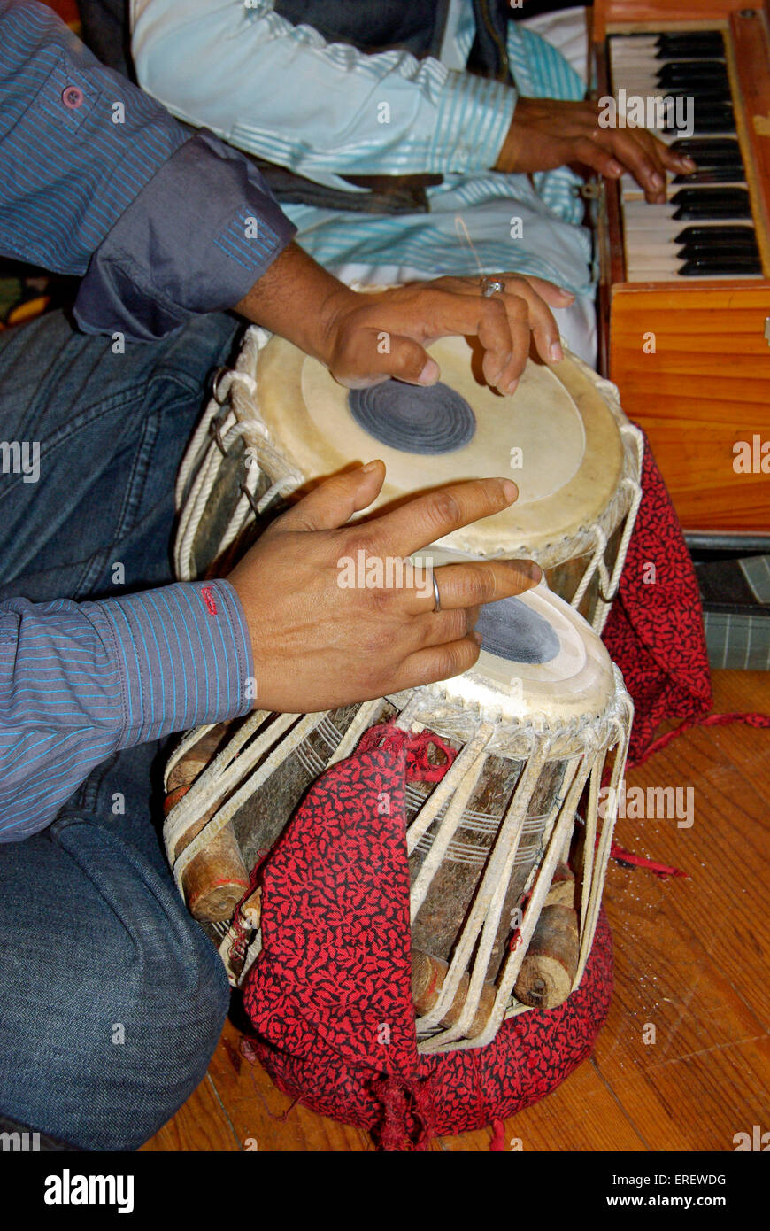 Tabla drum hi-res stock photography and images - Alamy