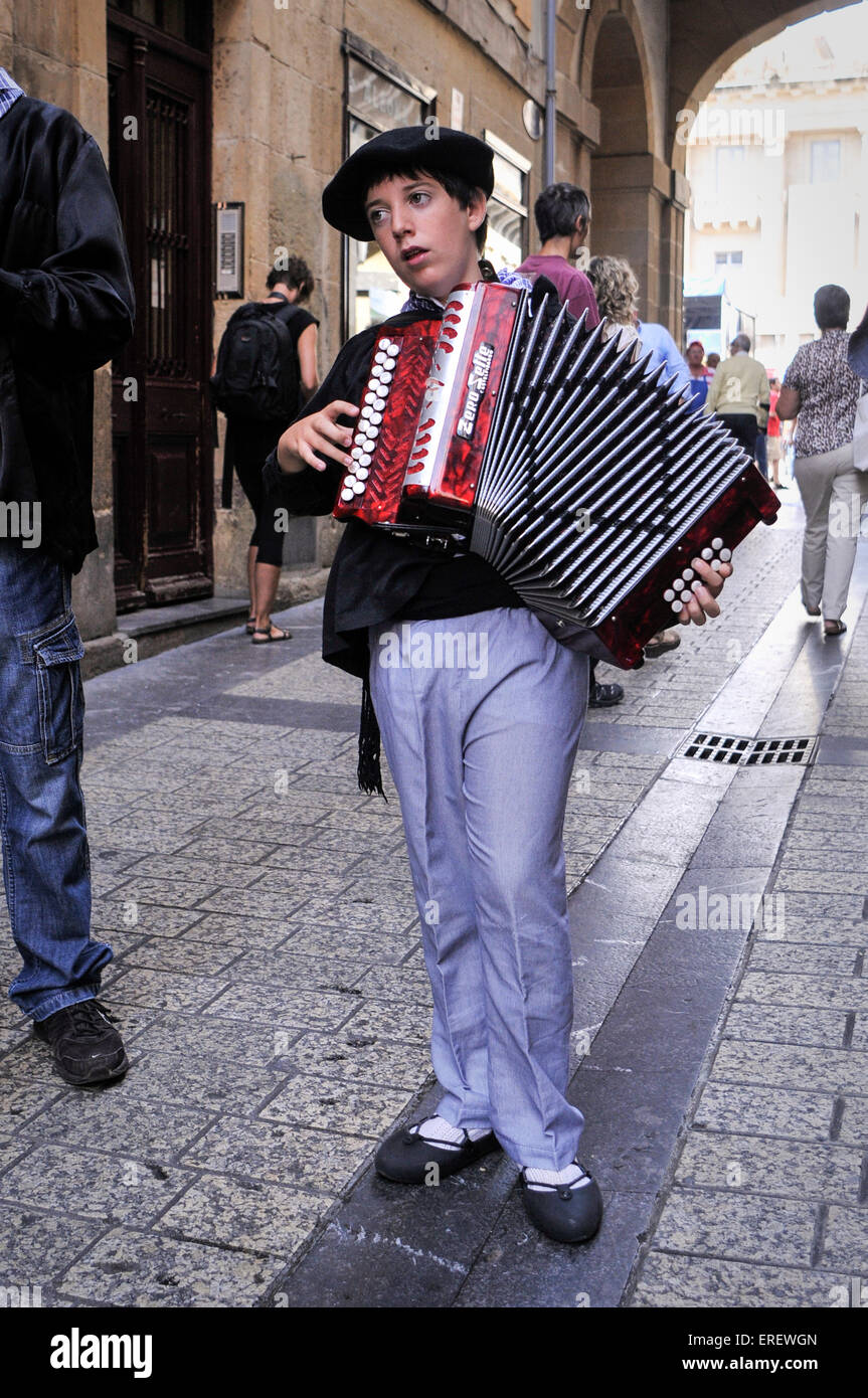 Celebrating spanish culture traditional hi-res stock photography and ...