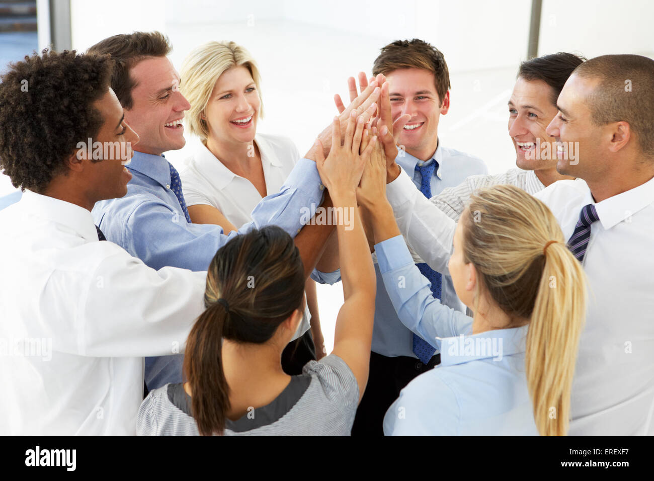 Team building exercise business hi-res stock photography and images - Alamy