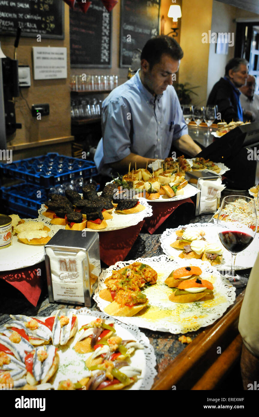 Traditional spanish bar hi-res stock photography and images - Alamy