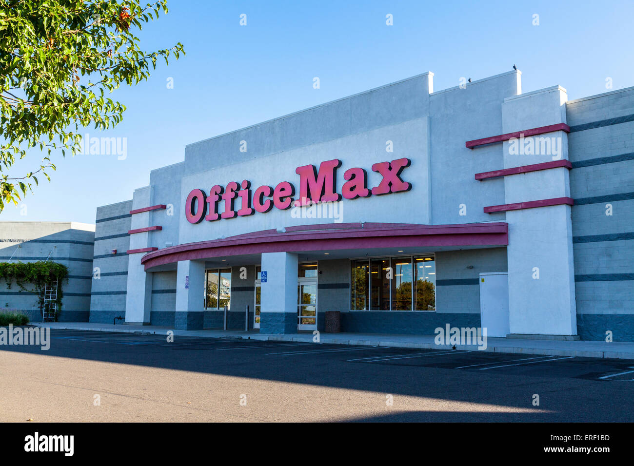 Office max hi-res stock photography and images - Alamy