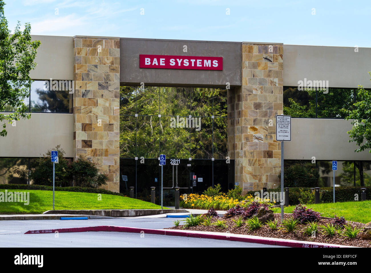 Bae systems logo hi-res stock photography and images - Alamy