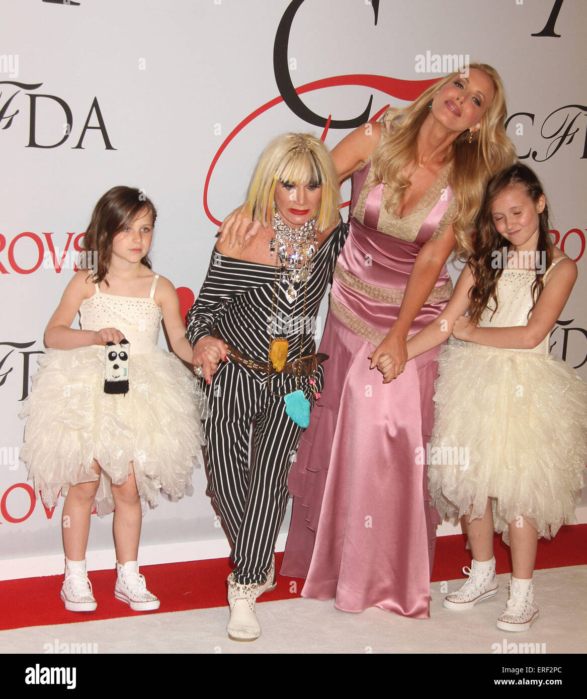 Betsey johnson with daughter hi-res stock photography and images - Alamy