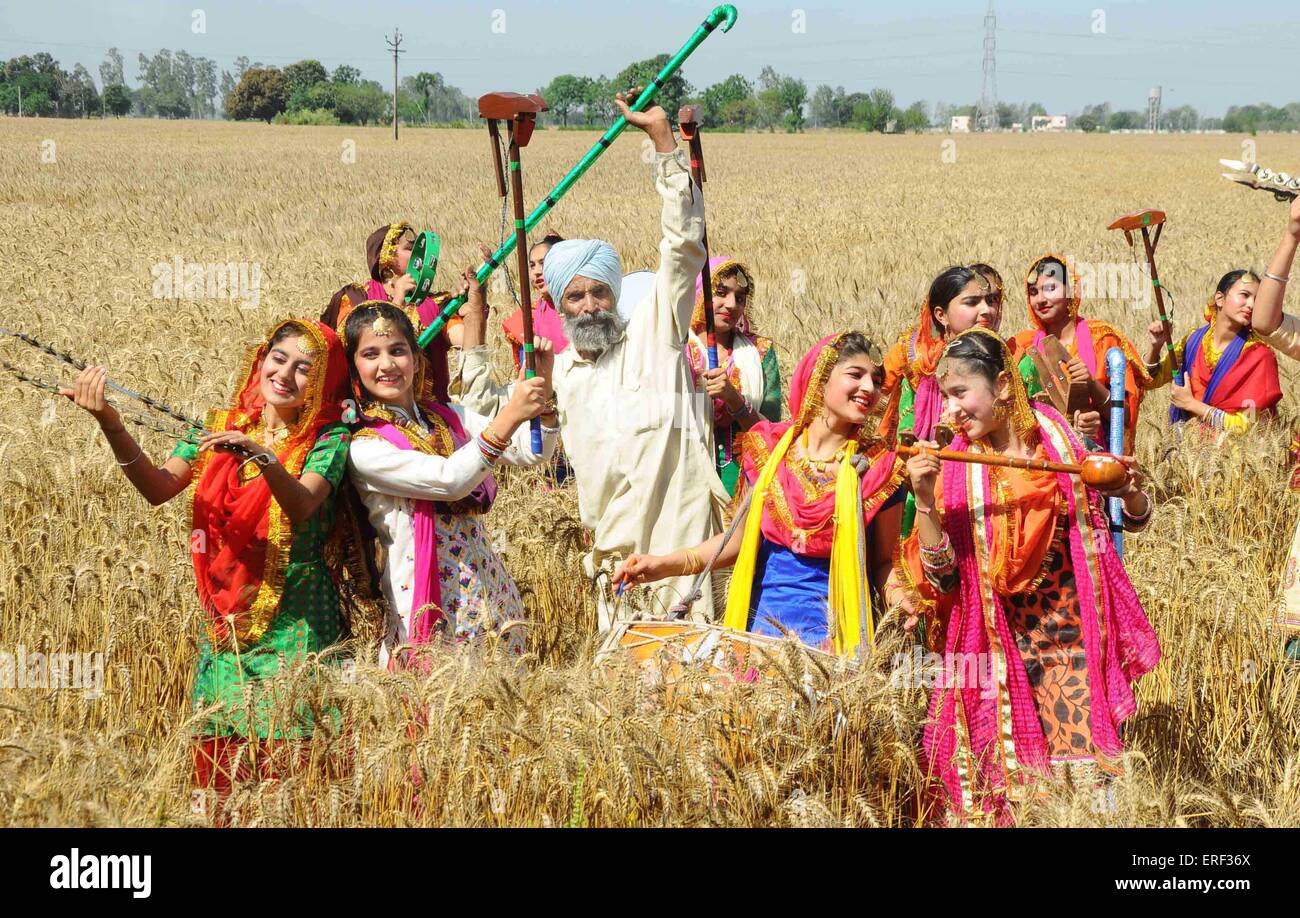 Punjabi Dress High Resolution Stock Photography and Images - Alamy