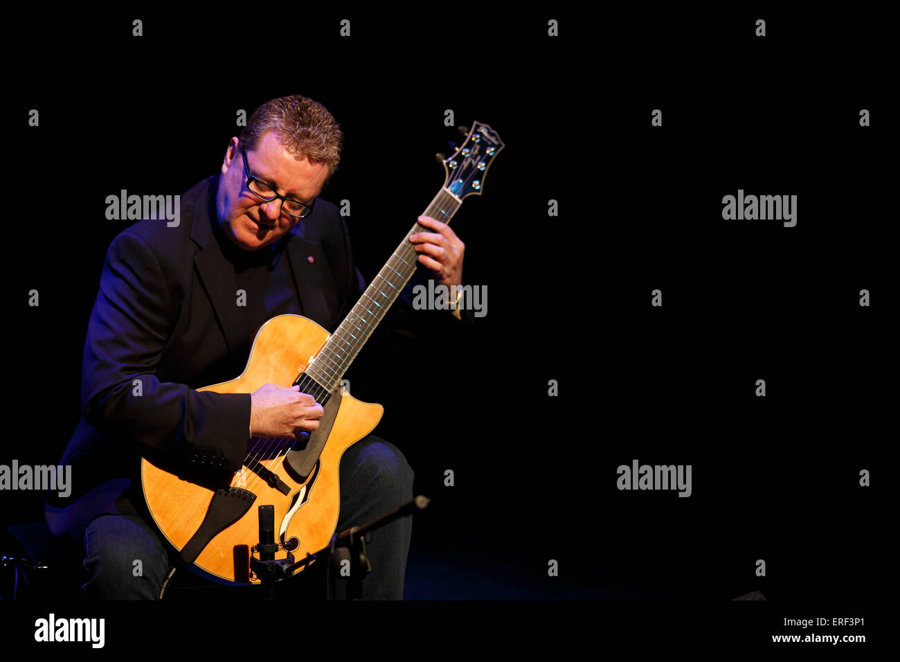Martin taylor hi-res stock photography and images - Alamy