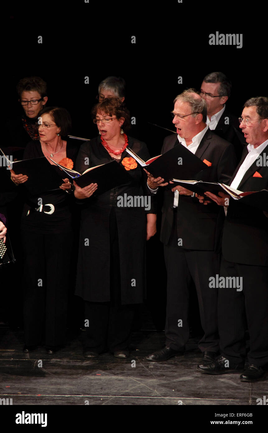 Mixed adult choir Stock Photo - Alamy