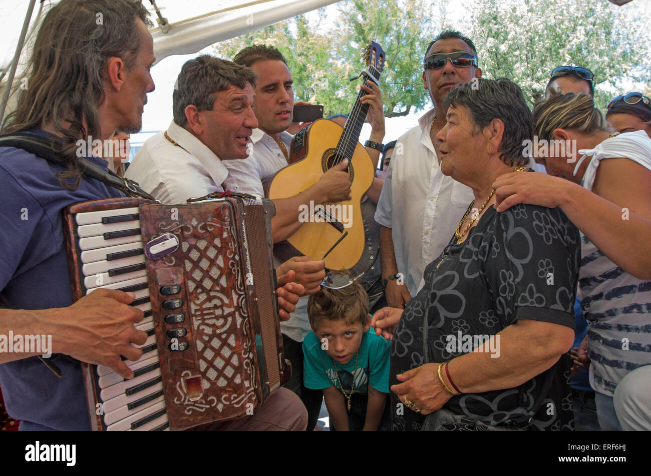 Gypsy musicians and singers in an impromptu performance on a Gypsy ...