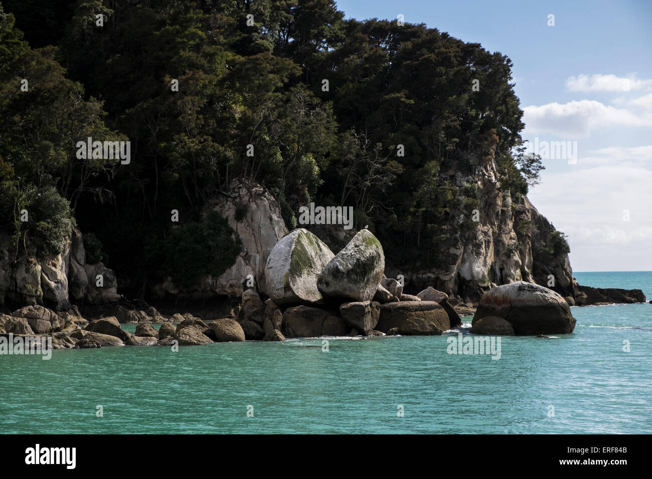 Broken boulder hi-res stock photography and images - Alamy