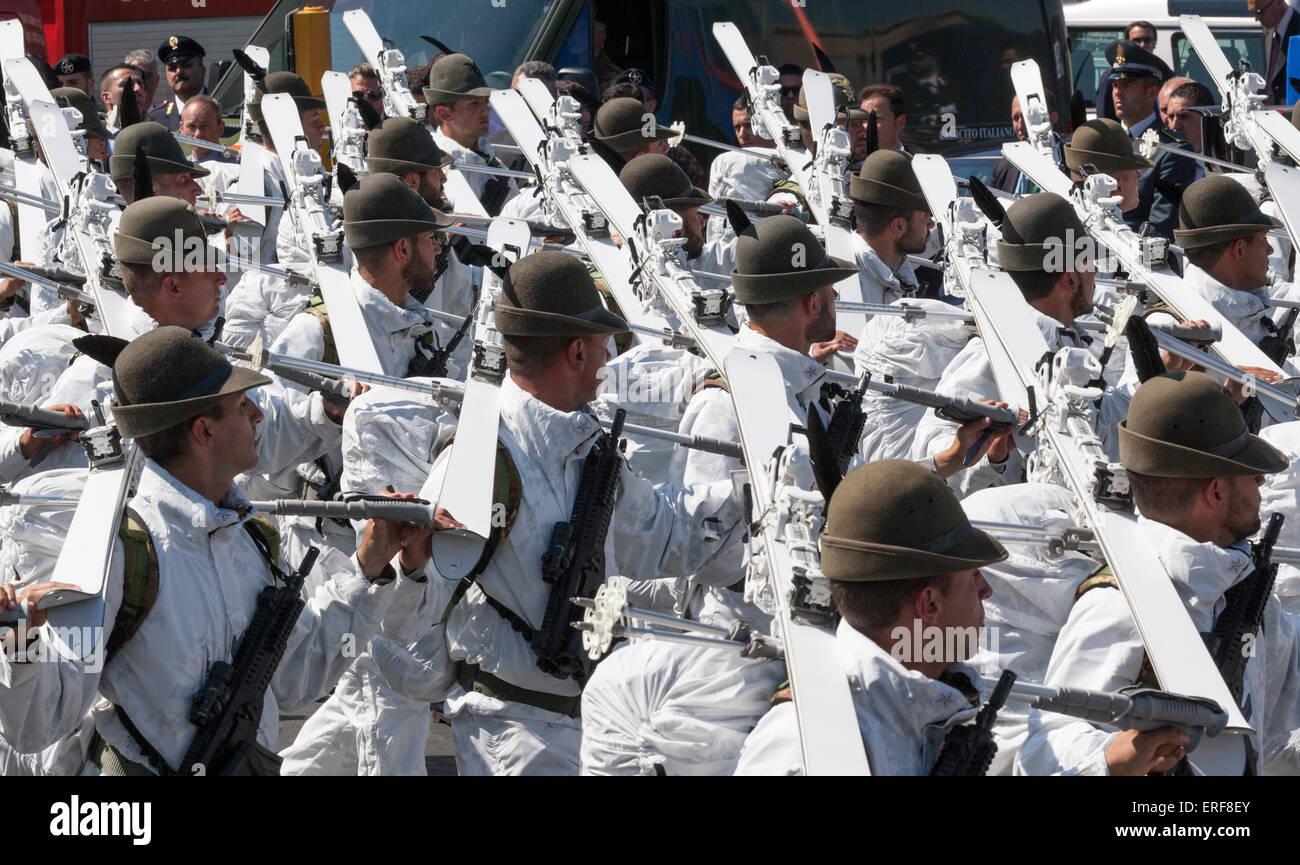 Italian alpine troops hi-res stock photography and images - Alamy