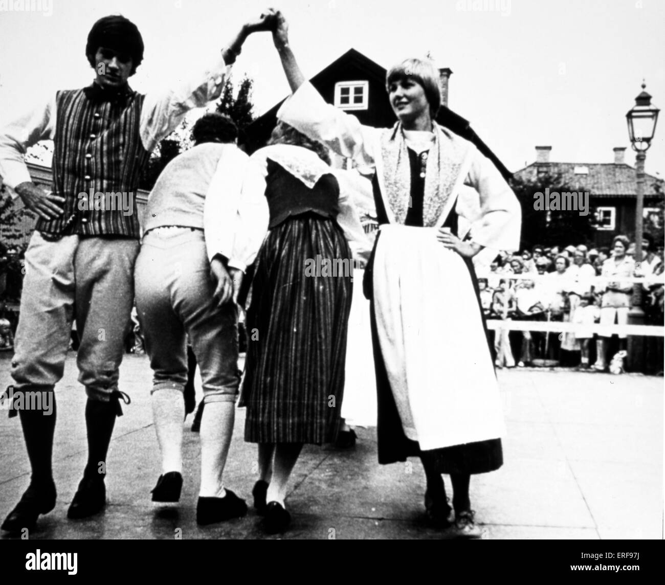 Swedish folk dance hi-res stock photography and images - Alamy