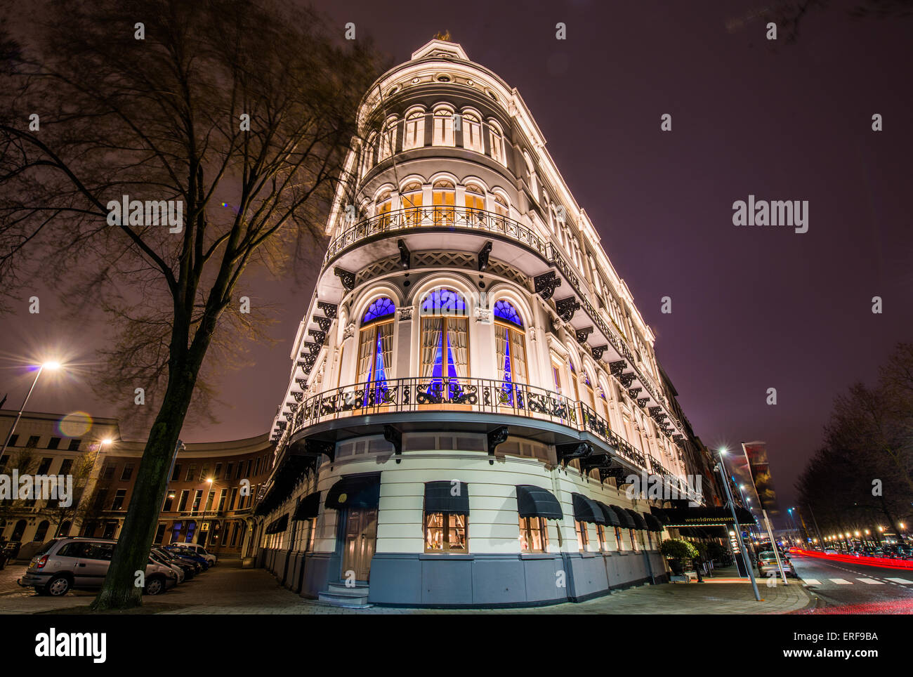 Night of the museum hi-res stock photography and images - Alamy
