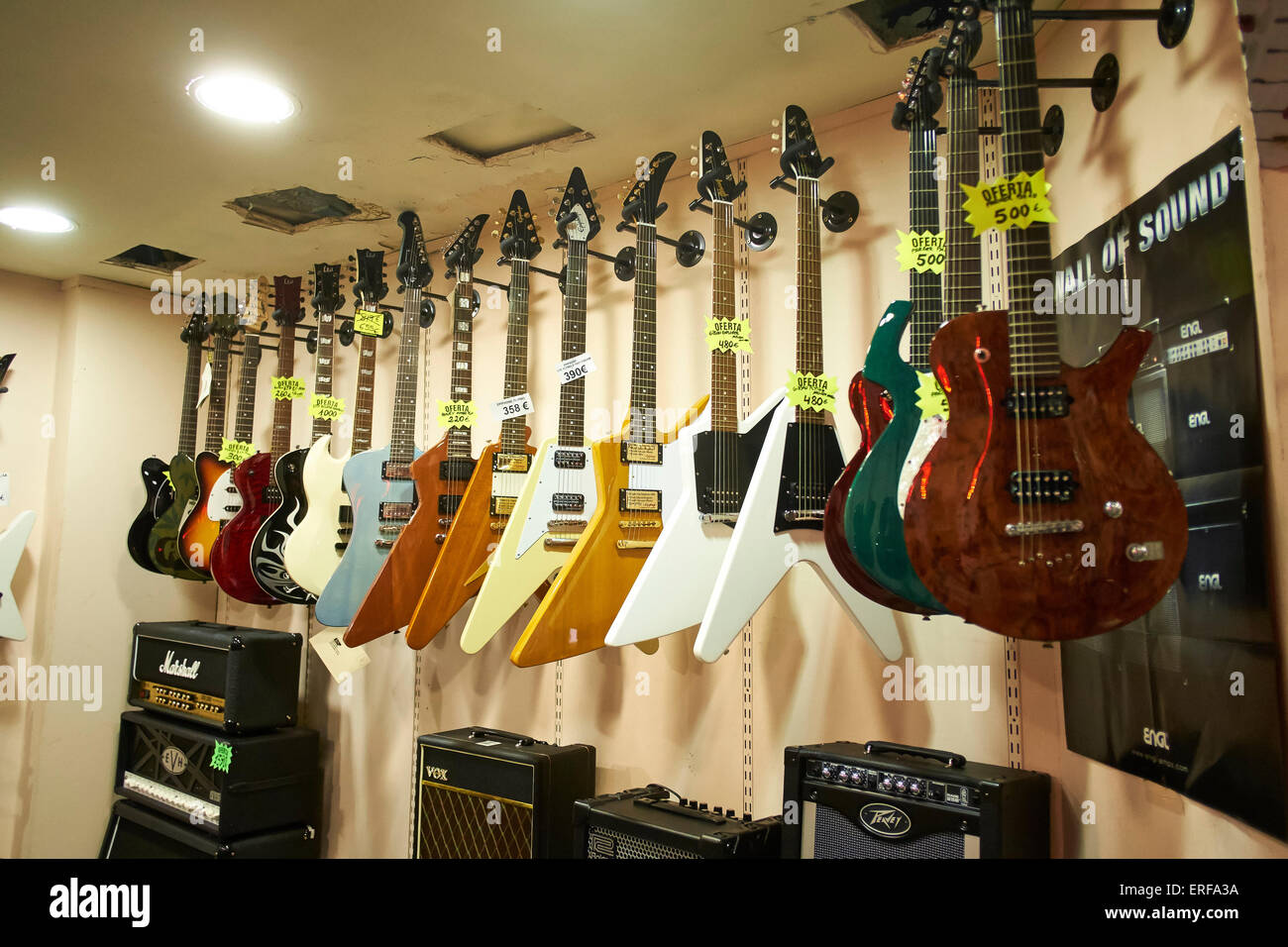 Musical instrument specialist hi-res stock photography and images - Alamy