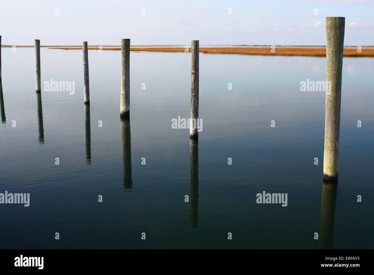 Dock posts hi-res stock photography and images - Alamy