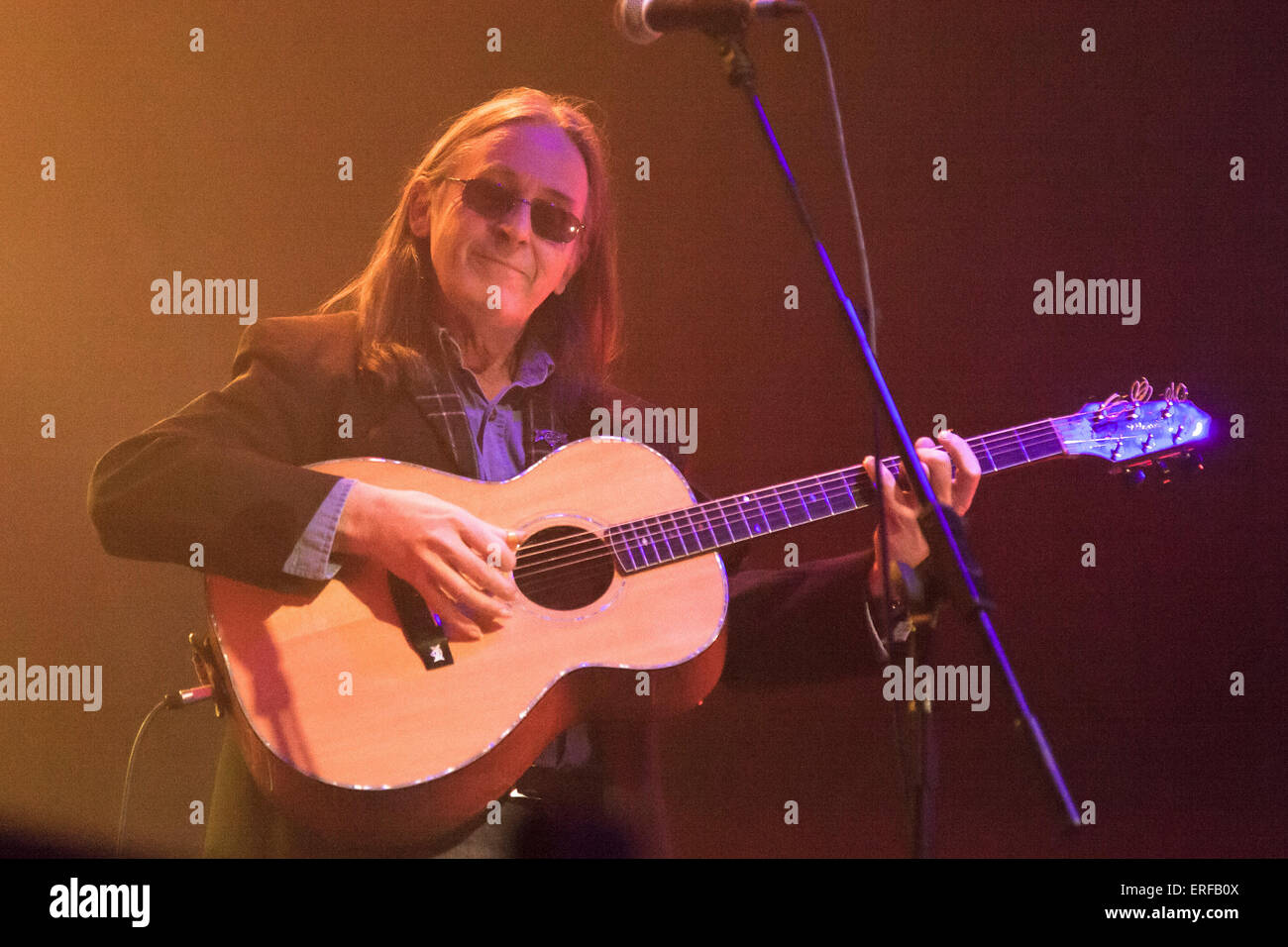 Dougie maclean hi-res stock photography and images - Alamy