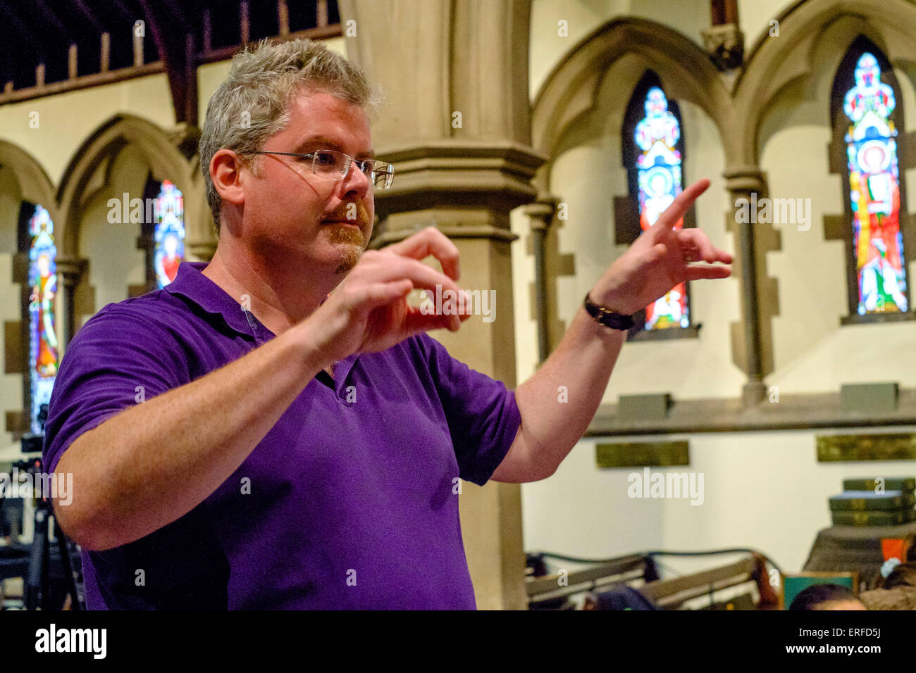 English conductor baritone gavin carr hi-res stock photography and ...