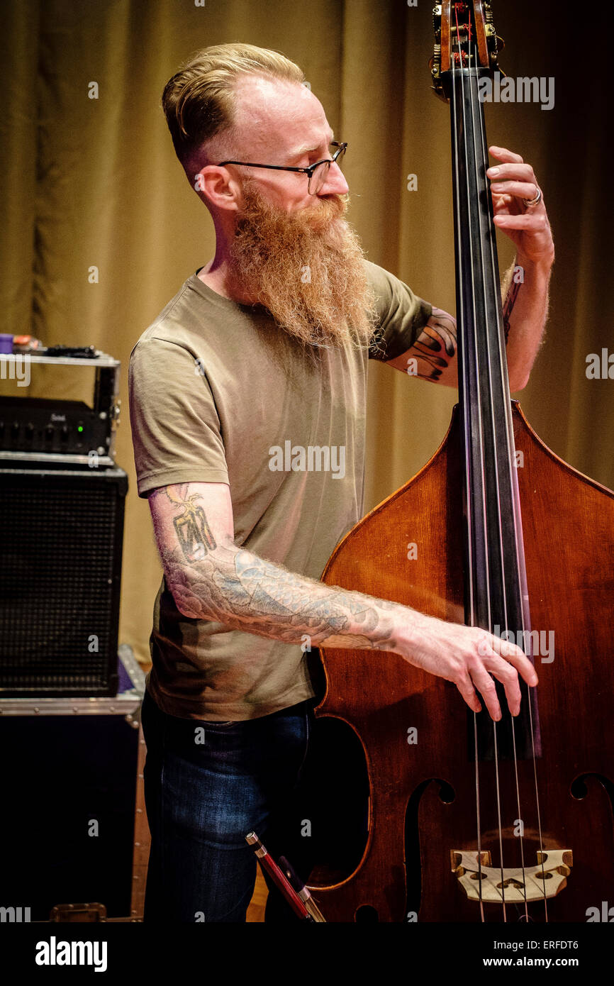 Rex horan bass hi-res stock photography and images - Alamy