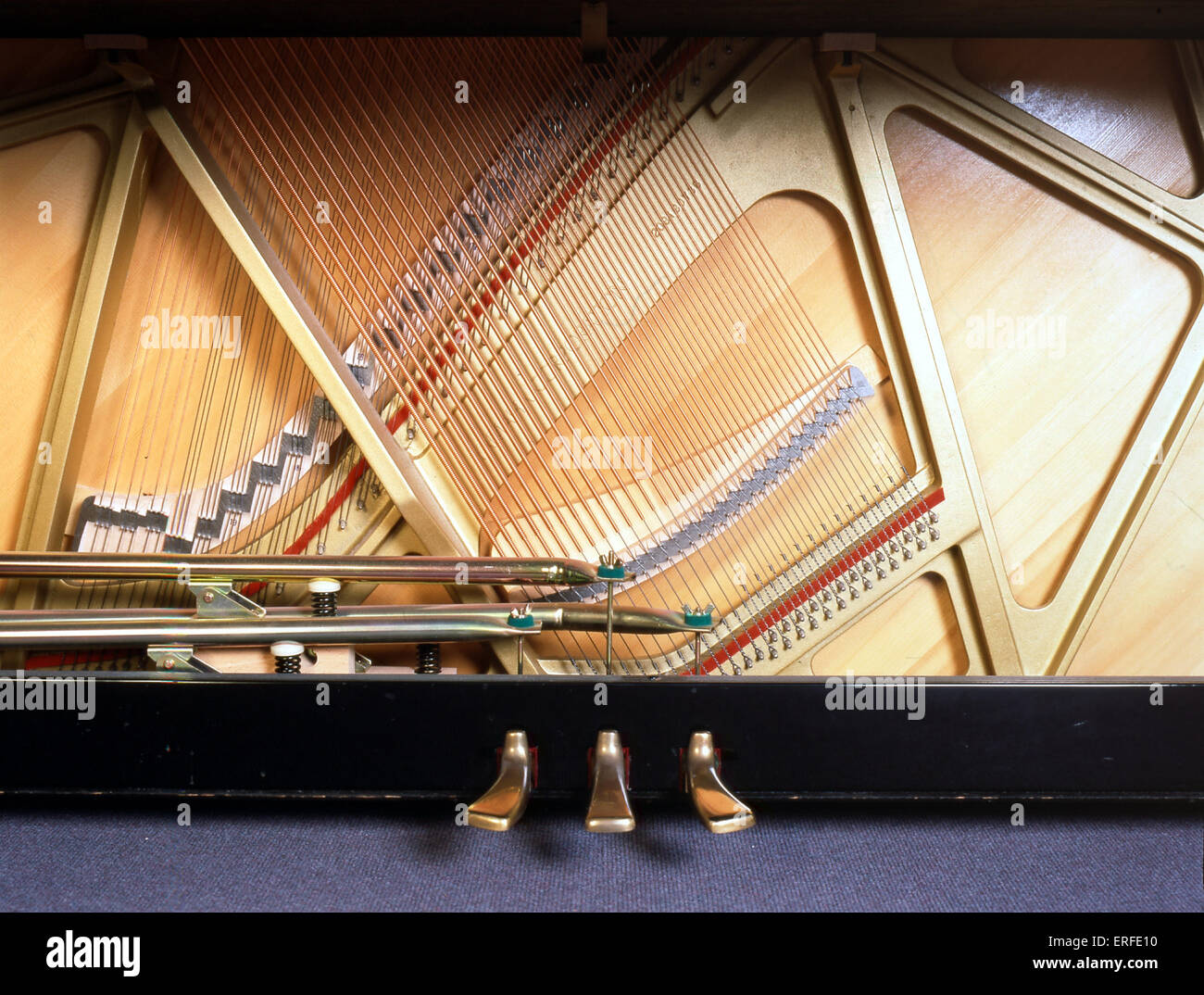 INSTR - KEYBOARD - PIANO - UPRIGHT Yamaha Upright Piano. Interior ...