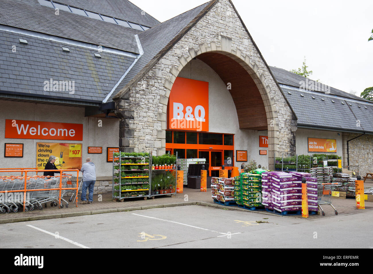 Diy superstores hi-res stock photography and images - Alamy