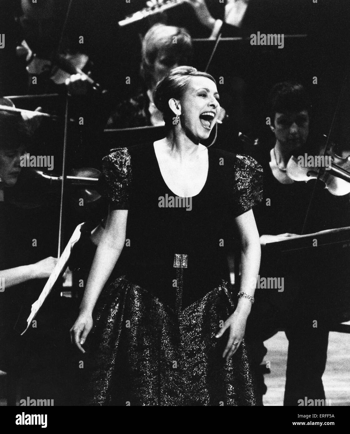 Soprano singing hi-res stock photography and images - Alamy