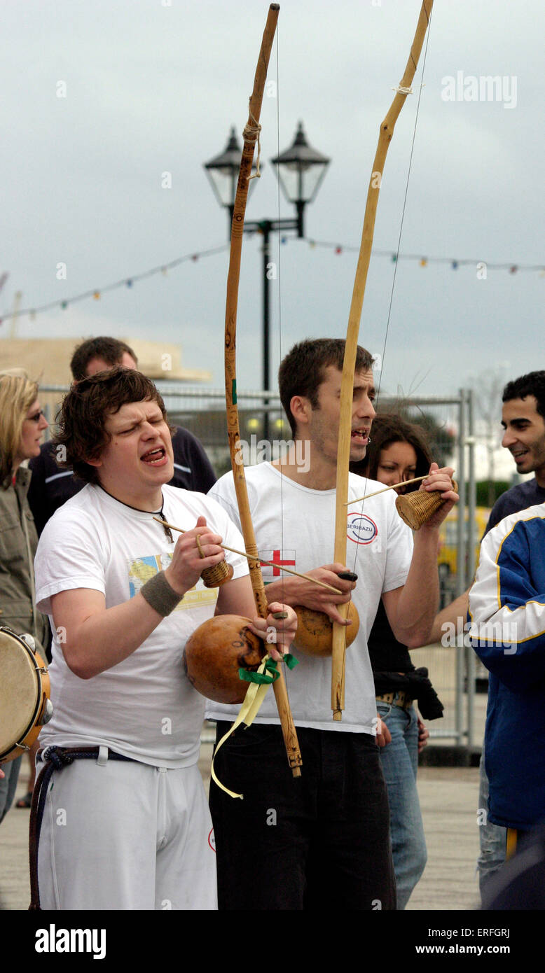 Instrument played with bow hi-res stock photography and images - Alamy