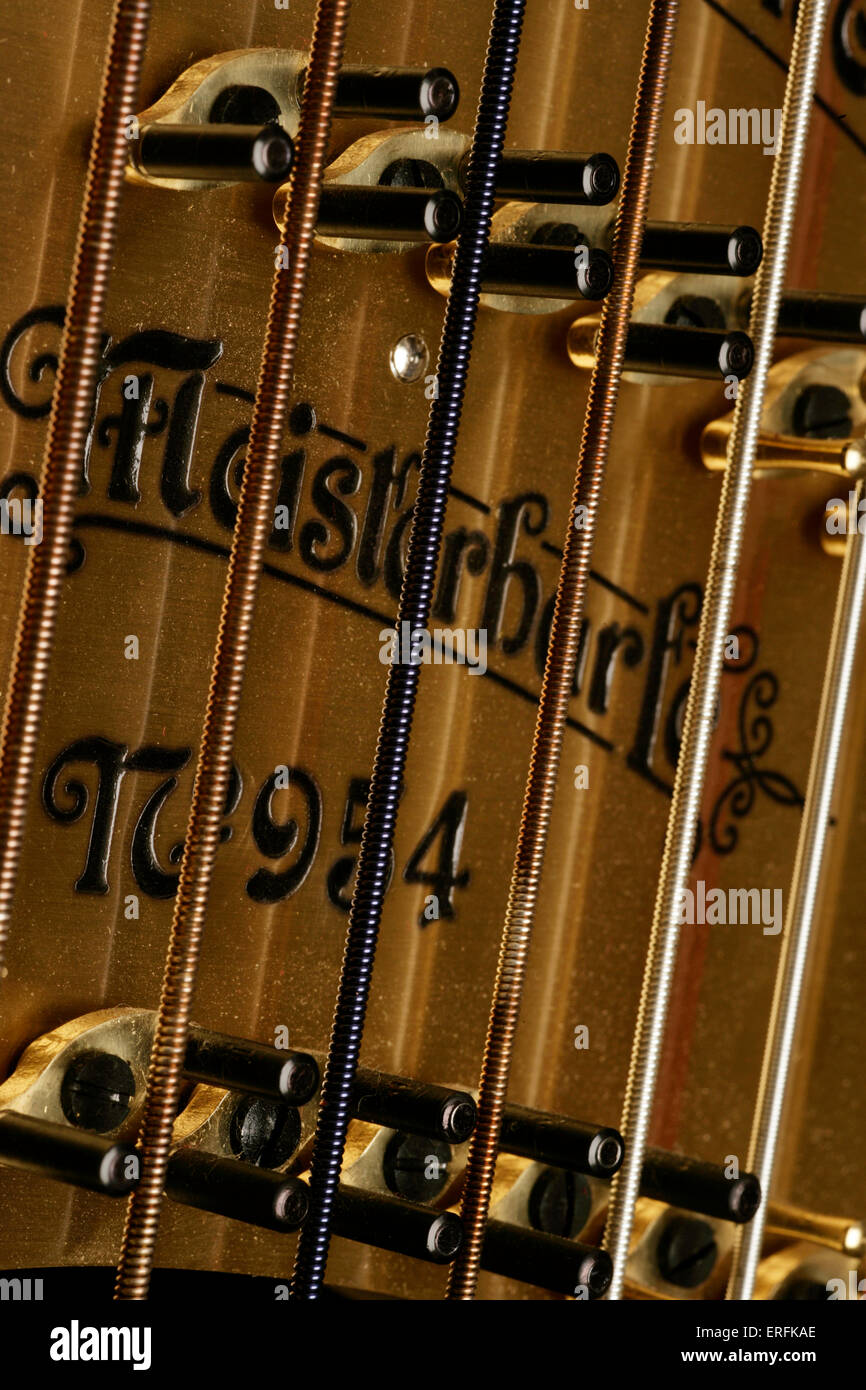 Gold harps hi-res stock photography and images - Alamy