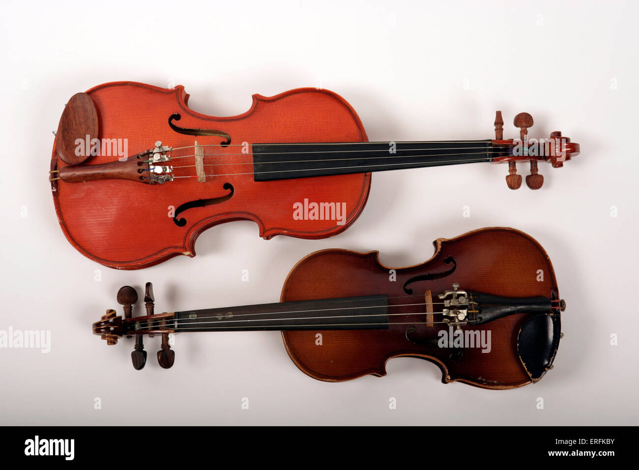 Child 's violins - quarter size and eighth size Stock Photo - Alamy