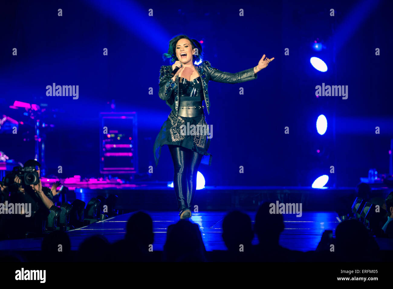 Demi Lovato performs at The O2 supporting Enrique Iglesias on his ...