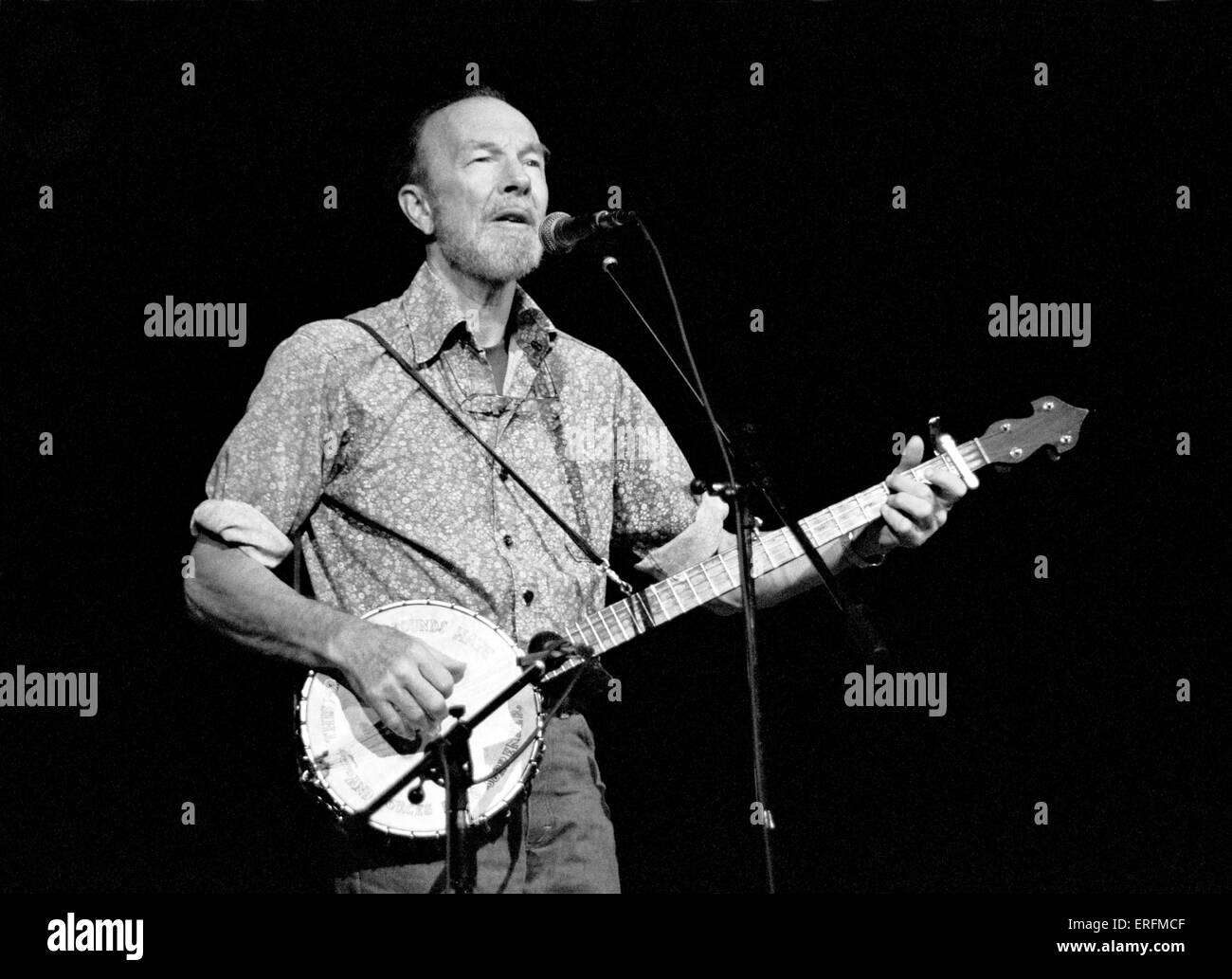 Pete Seeger - portrait of the American folk singer performing at the ...
