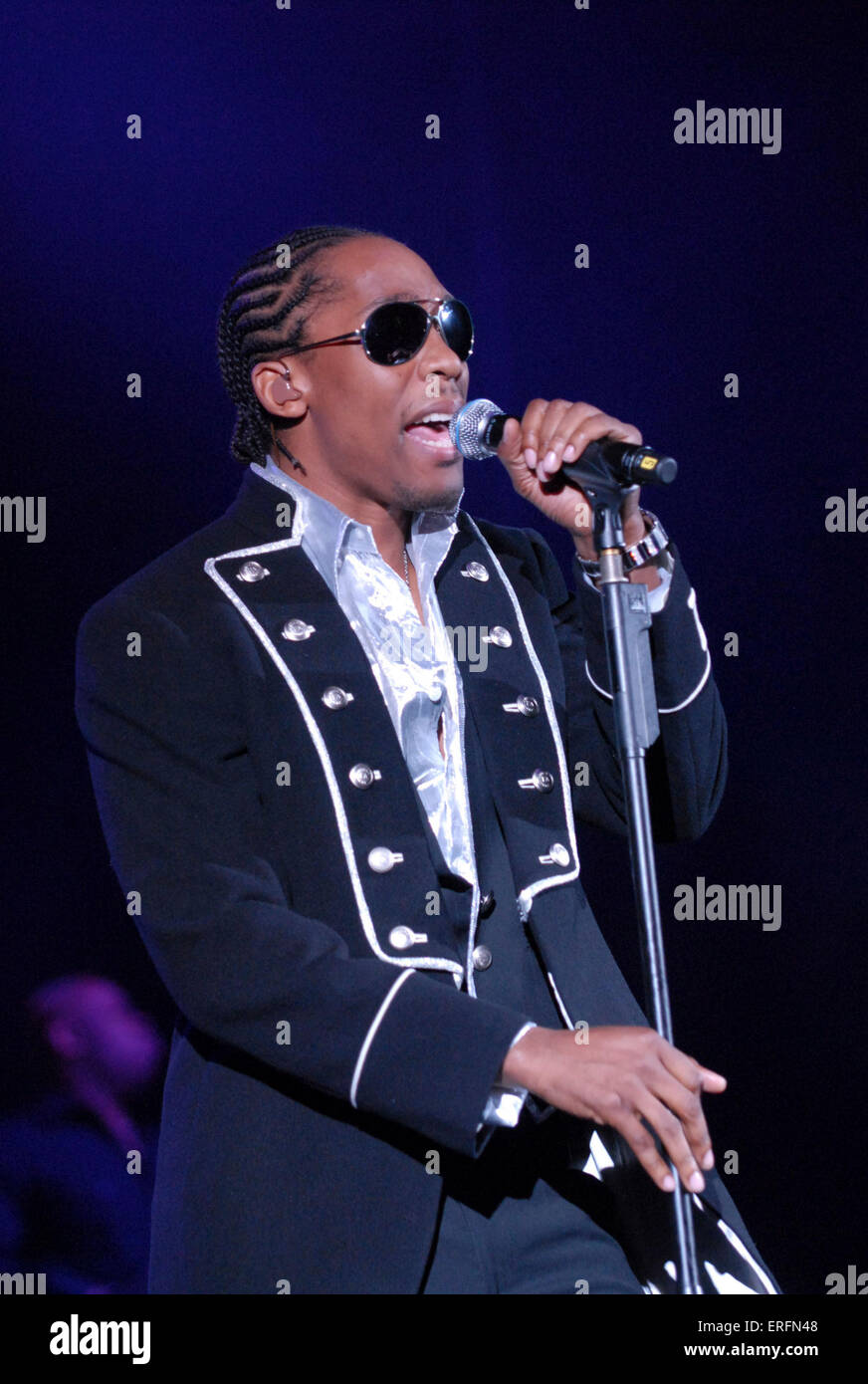 Black british singer hi-res stock photography and images - Alamy
