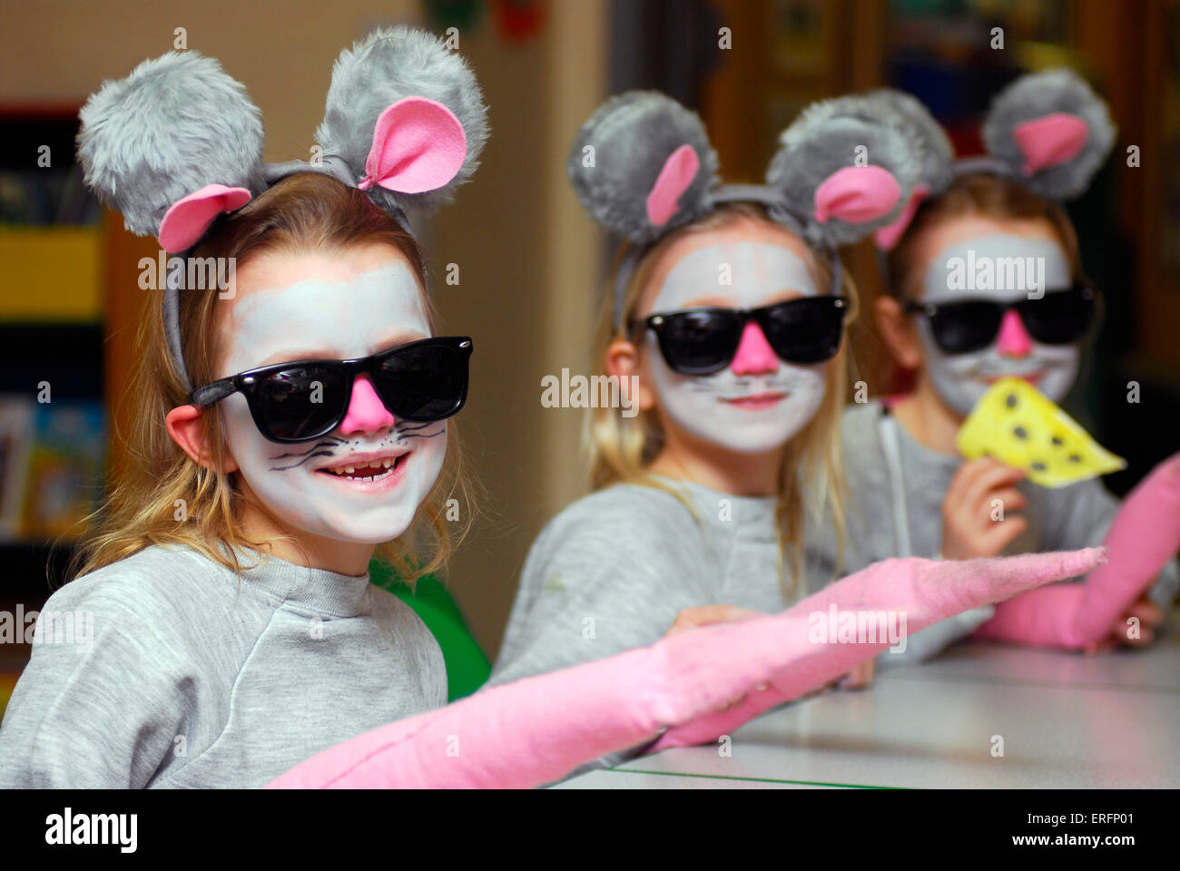 Three blind mice hi-res stock photography and images - Alamy