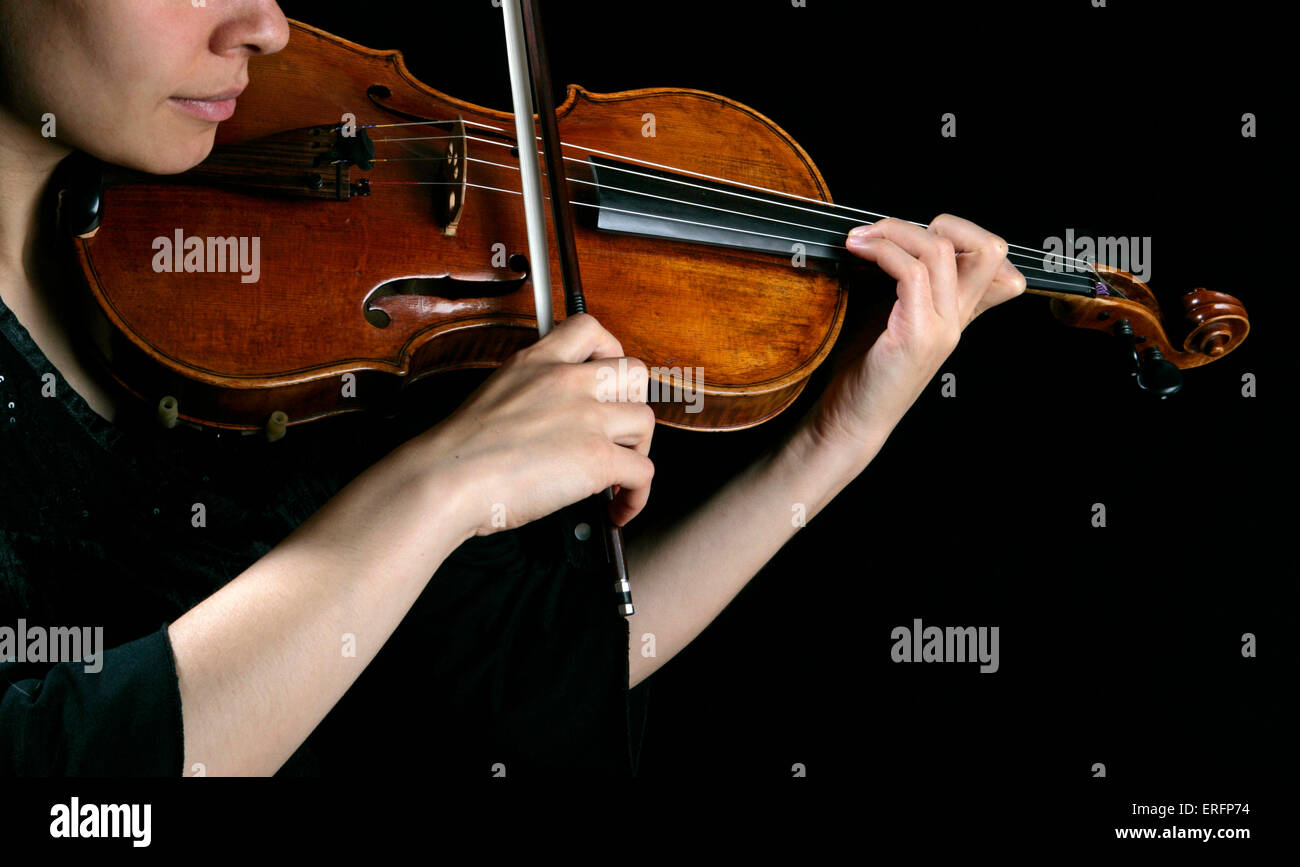 Viola - generic, instrument in playing position Stock Photo - Alamy
