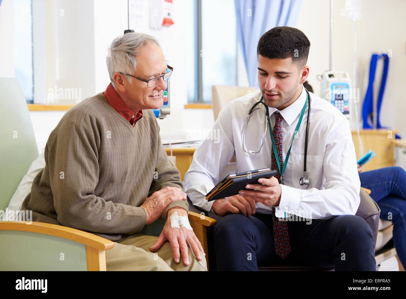 Cancer treatment hi-res stock photography and images - Alamy